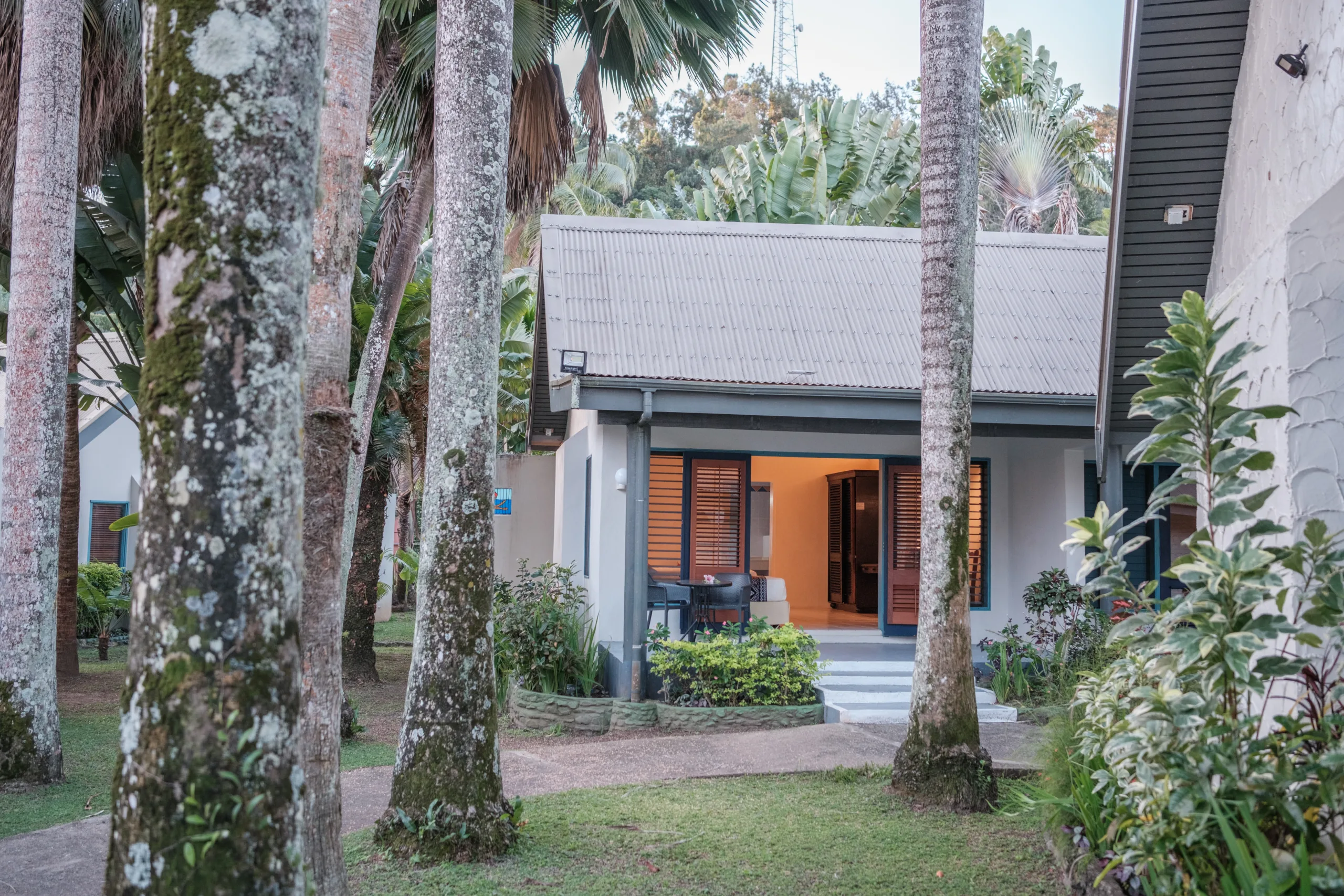 Deluxe Beachfront Bure – Premium Beachfront Accommodation at Fiji ...